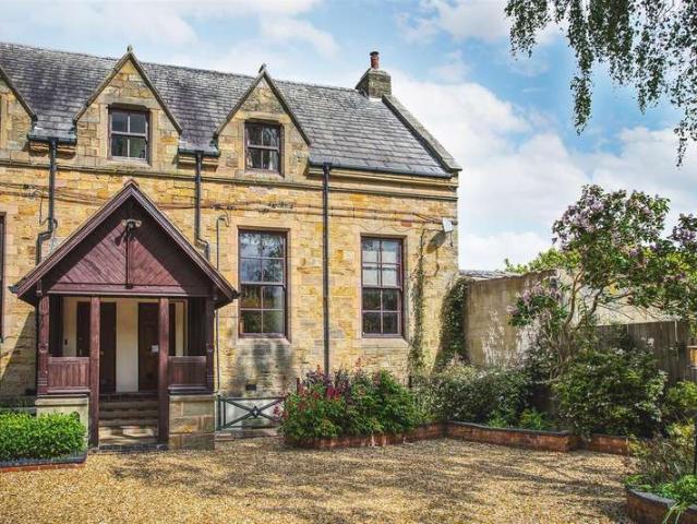 2 Bedroom End Of Terrace House