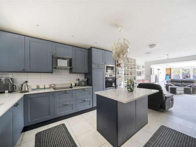2 Bedroom End Of Terrace House