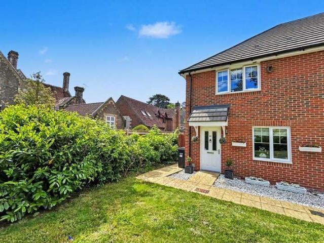 2 Bedroom End Of Terrace House