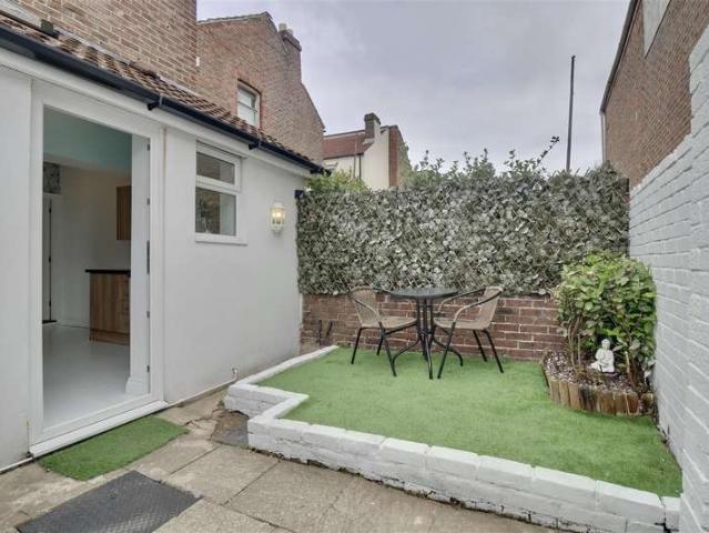 2 Bedroom End Of Terrace House