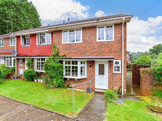 2 Bedroom End Of Terrace House
