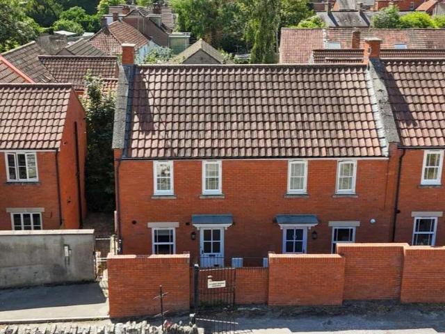 2 Bedroom End Of Terrace House