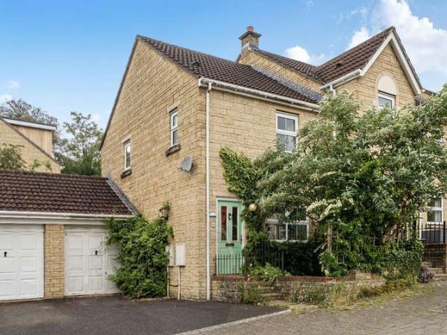 2 Bedroom End Of Terrace House