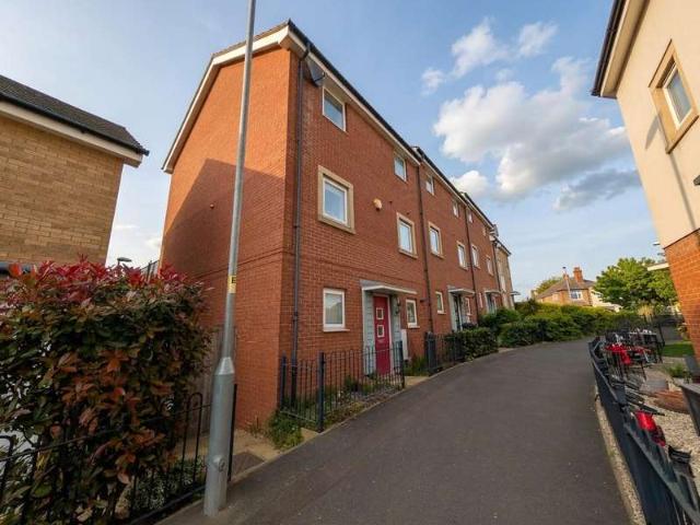 2 Bedroom End Of Terrace House