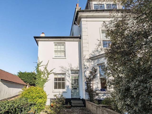 2 Bedroom End Of Terrace House