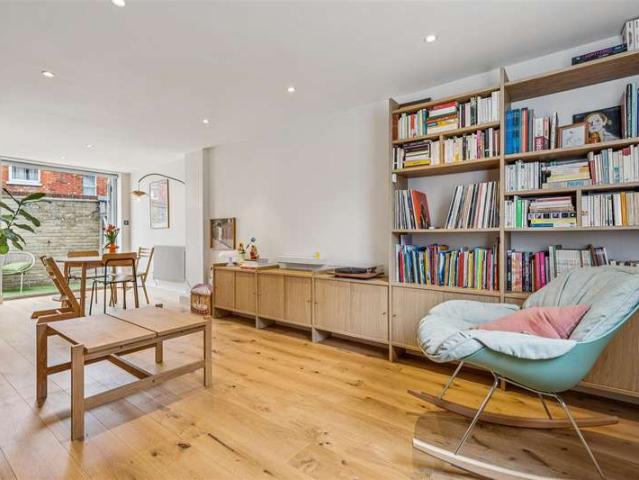 2 Bedroom End Of Terrace House
