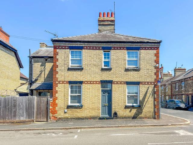 2 Bedroom End Of Terrace House