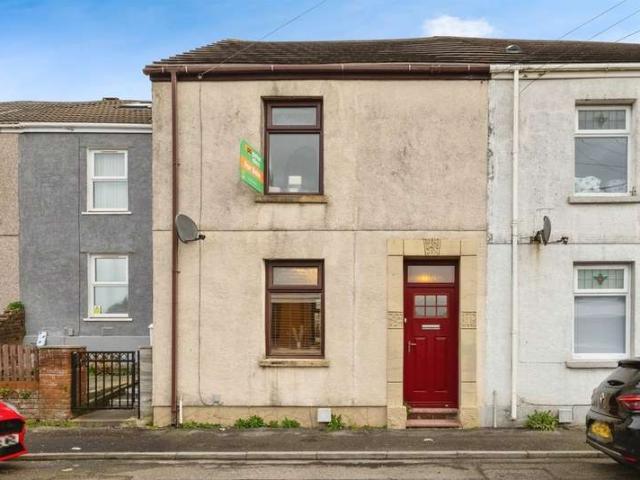 2 Bedroom End Of Terrace House