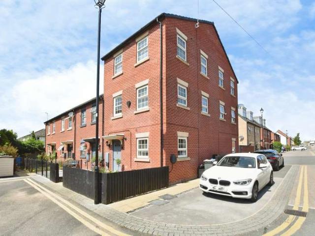 2 Bedroom End Of Terrace House