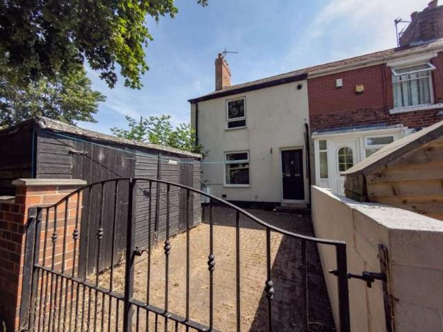 2 Bedroom End Of Terrace House
