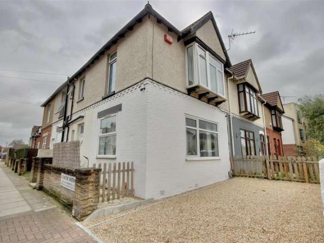 2 Bedroom End Of Terrace House