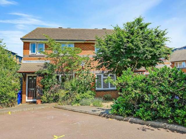 2 Bedroom End Of Terrace House