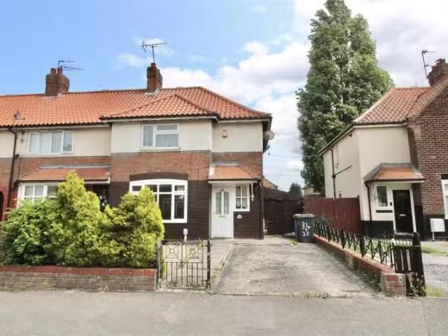2 bedroom end of terrace house for rent in 22Nd Avenue, Hull.