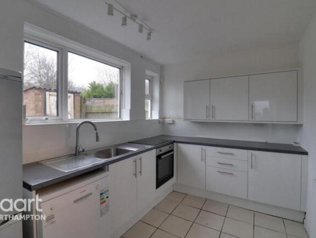2 bedroom end of terrace house for rent in Countess Road, Northampton, NN5