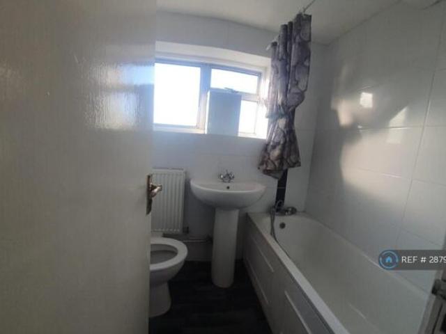 2 bedroom end of terrace house for rent in Cowick Road, London, SW17