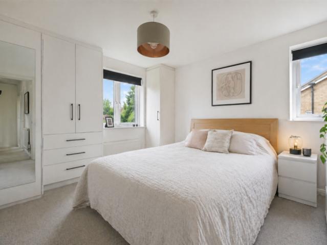 2 bedroom end of terrace house for rent in Cadet Drive, London, SE1