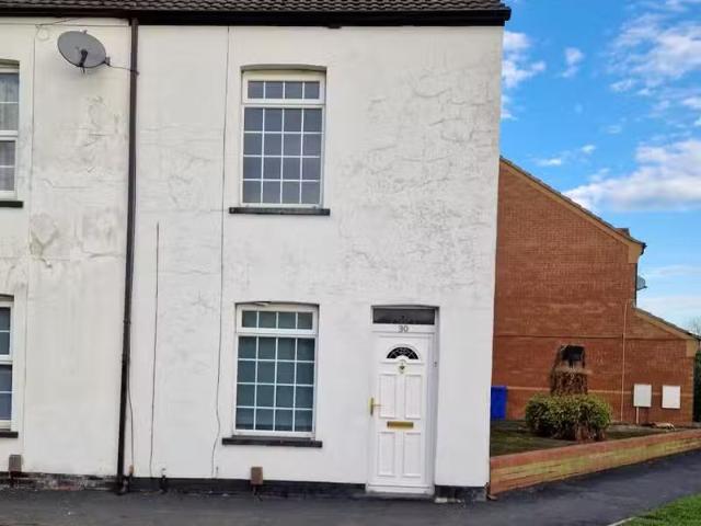 2 bedroom end of terrace house for rent in Caistor Road, Laceb.