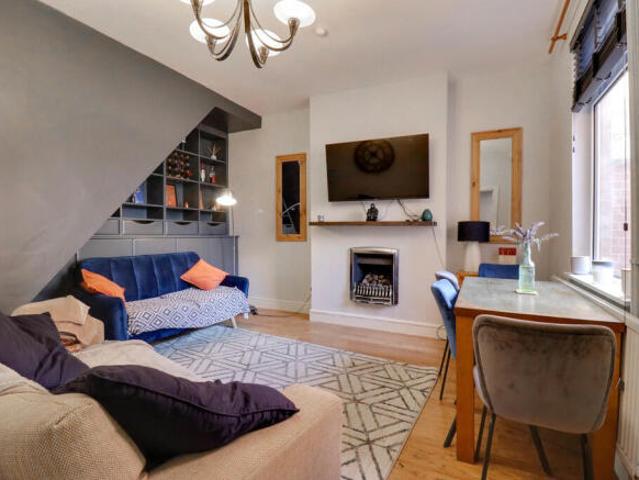 2 bedroom end of terrace house for rent in Church Avenue, Leicester, LE3