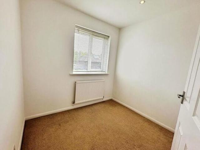 2 bedroom end of terrace house for rent in Chineham, RG24