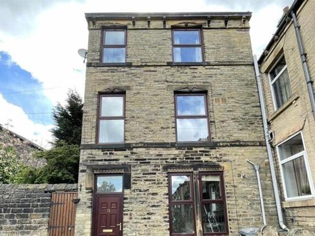 2 Bedroom End Of Terrace House For Rent In Cleckheaton, West Yorkshire
