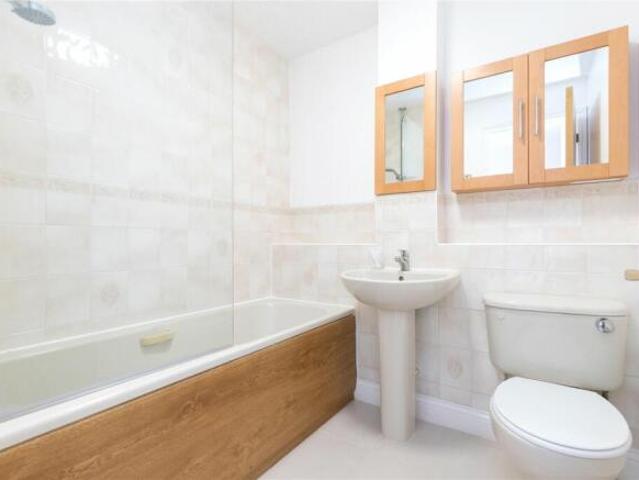 2 bedroom end of terrace house for rent in Cross Street, Oxford, OX4