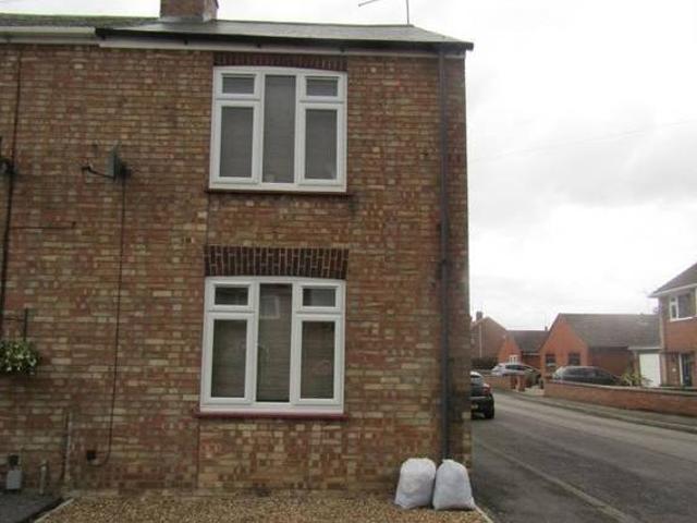 2 bedroom end of terrace house for rent in Cross Road Whittlesey PE7