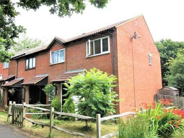 2 bedroom end of terrace house for rent in Amber Close Bordon Hampshire GU35