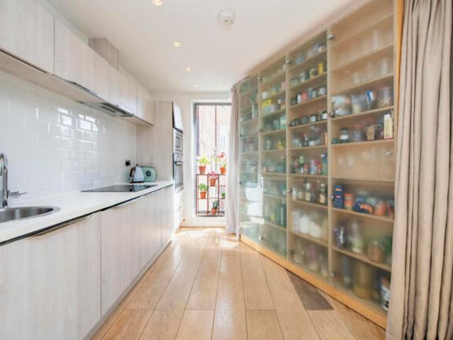 2 bedroom end of terrace house for rent in Anglers Lane, Kentish Town, NW5