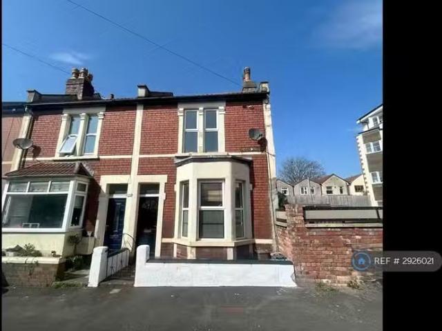 2 bedroom end of terrace house for rent in Anstey St, Bristol.