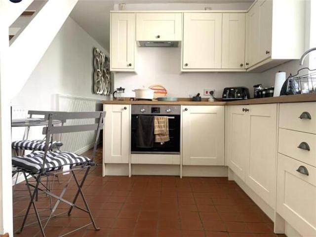 2 bedroom end of terrace house for rent in Abbey Street, Faversham, Kent, ME13