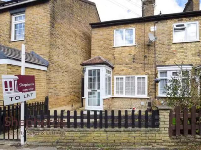 2 bedroom end of terrace house for rent in Albury Grove Road.