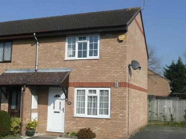 2 bedroom end of terrace house for rent in Bader Gardens Cippenham SL1