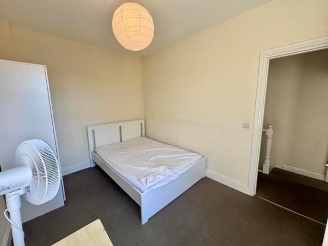 2 bedroom end of terrace house for rent in Balfour Road, Lenton, NG7
