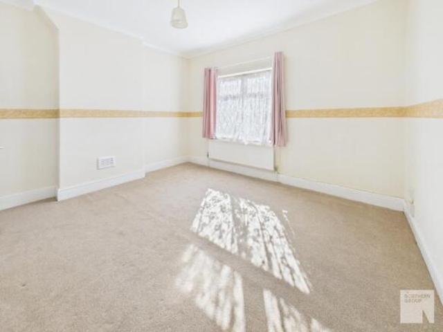 2 bedroom end of terrace house for rent in Barrington Street: Clayton, M11