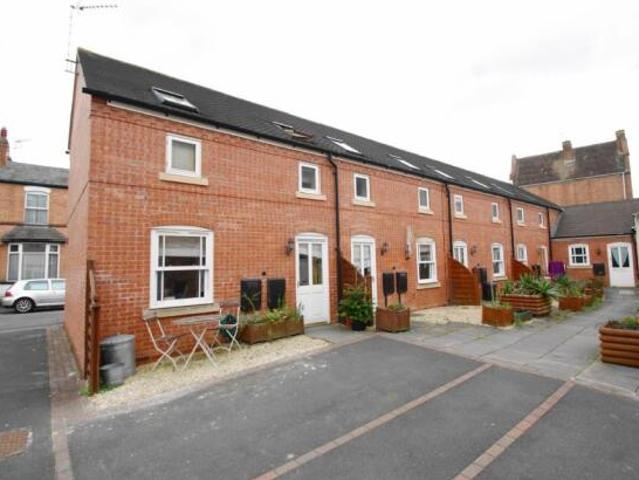 2 bedroom end of terrace house for rent in Beaconsfield Street West, Leamington Spa, CV31