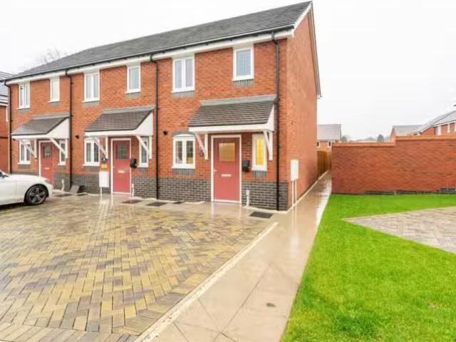 2 bedroom end of terrace house for rent in Beasley Road, Coven.