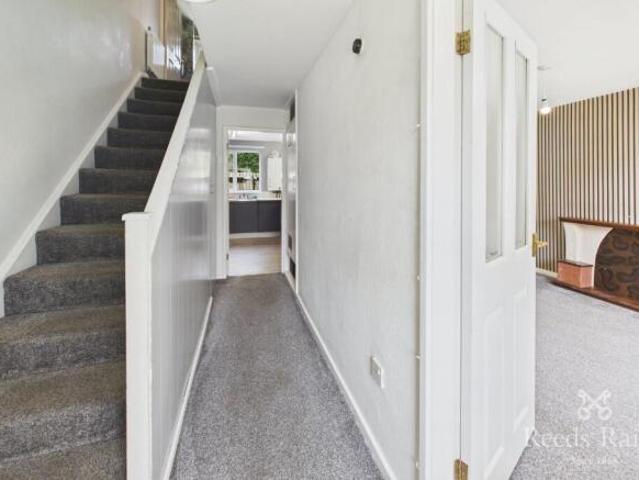 2 bedroom end of terrace house for rent in Bridgecroft, Milnsbridge, Huddersfield, HD3