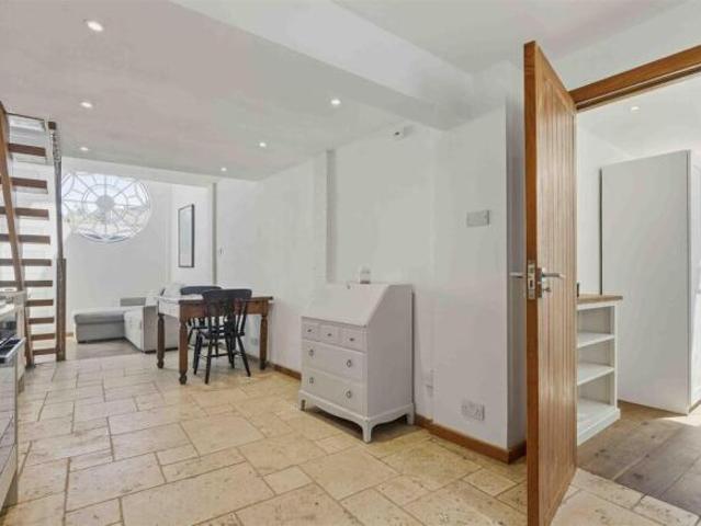 2 bedroom end of terrace house for rent in Gilstead Road, London, SW6