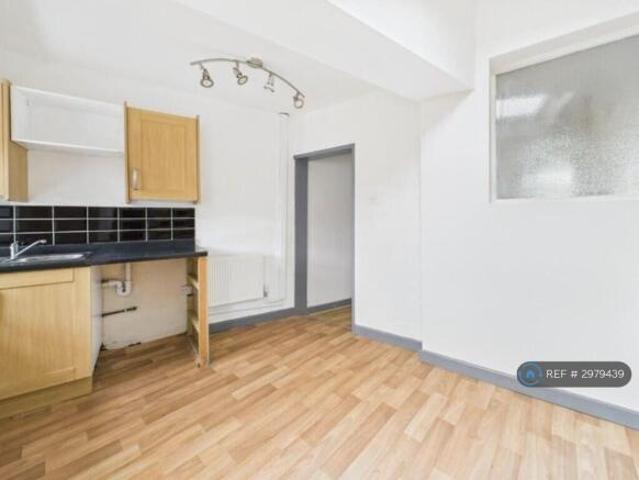 2 bedroom end of terrace house for rent in Gloucester Road, Staple Hill, Bristol, BS16