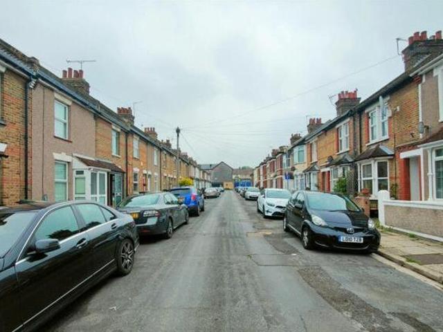 2 Bedroom End Of Terrace House For Rent In Gravesend, Kent