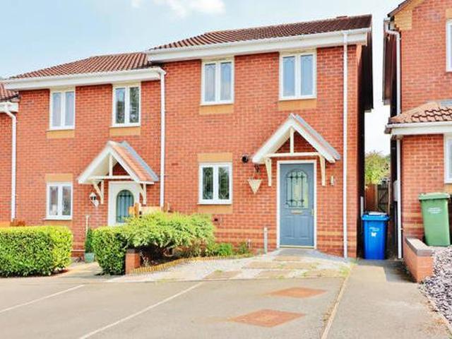 2 bedroom end of terrace house for rent in Grazier Avenue Two Gates B77