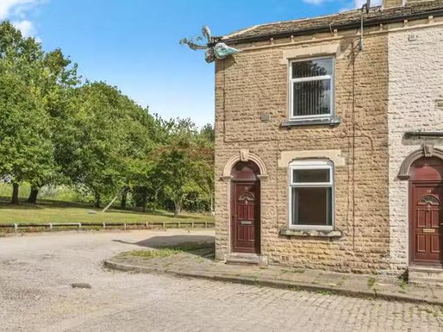 2 bedroom end of terrace house for rent in Green Top Street, B.