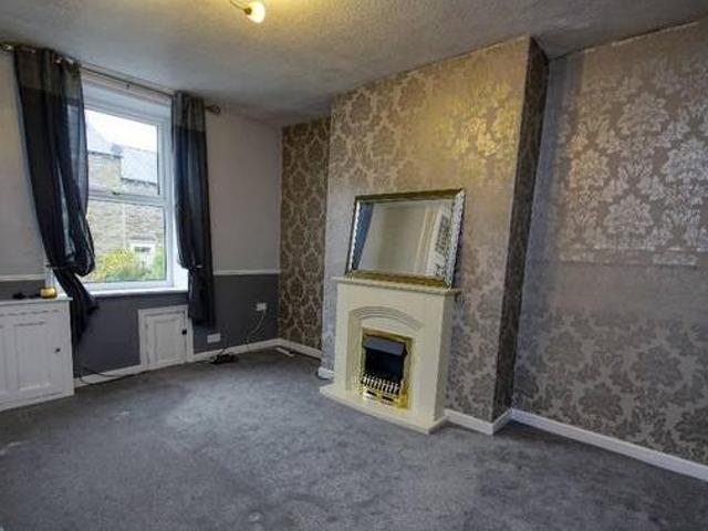 2 bedroom end of terrace house for rent in DOUBLE BEDROOMS Queen Street Hadfield SK13 2DW SK1