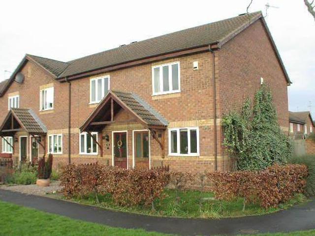 2 bedroom end of terrace house for rent in Davidson Avenue CV31