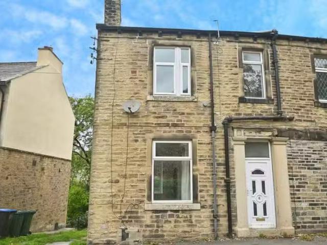 2 bedroom end of terrace house for rent in Damems Road, Ingrow.