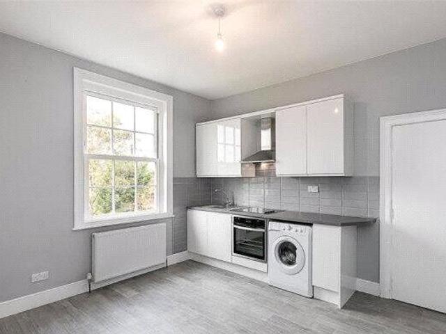 2 bedroom end of terrace house for rent in De Beauvoir Road, London, N1