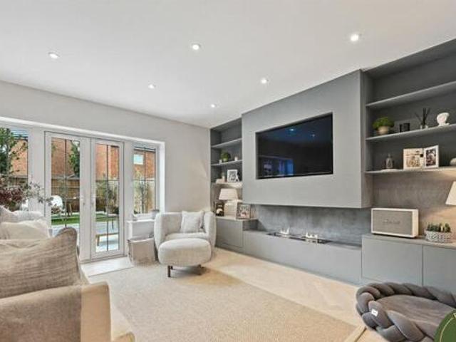2 Bedroom End Of Terrace House For Rent In Enfield