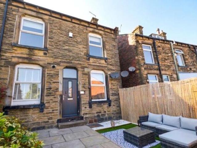 2 bedroom end of terrace house for rent in Fountain Street, Morley, Leeds, West Yorkshire, LS27