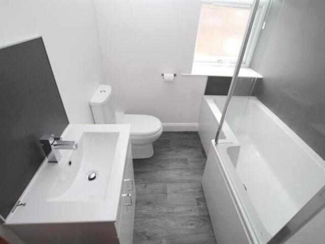 2 bedroom end of terrace house for rent in Ford Hill, Queensbury, Bradford, BD13