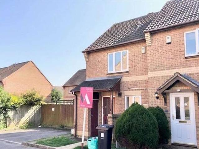 2 bedroom end of terrace house for rent in Fern Grove Bradley Stoke Bristol BS32